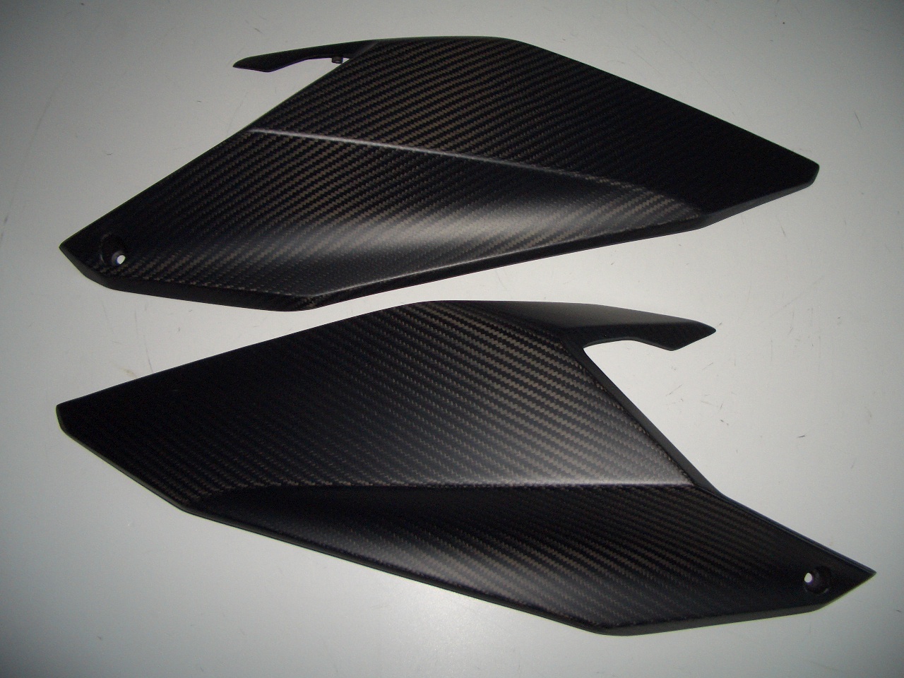 HF Carbon Parts Int. - Tank Side Covers / Spoilers L&R / Matt